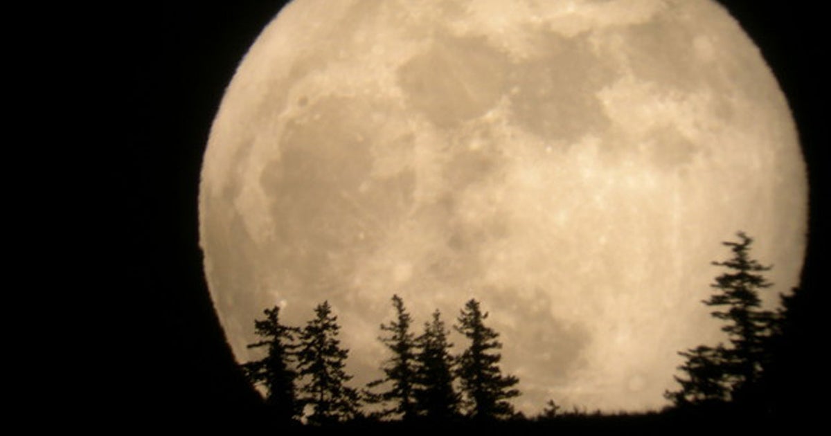 Supermoon rises in weekend night sky - CBS News
