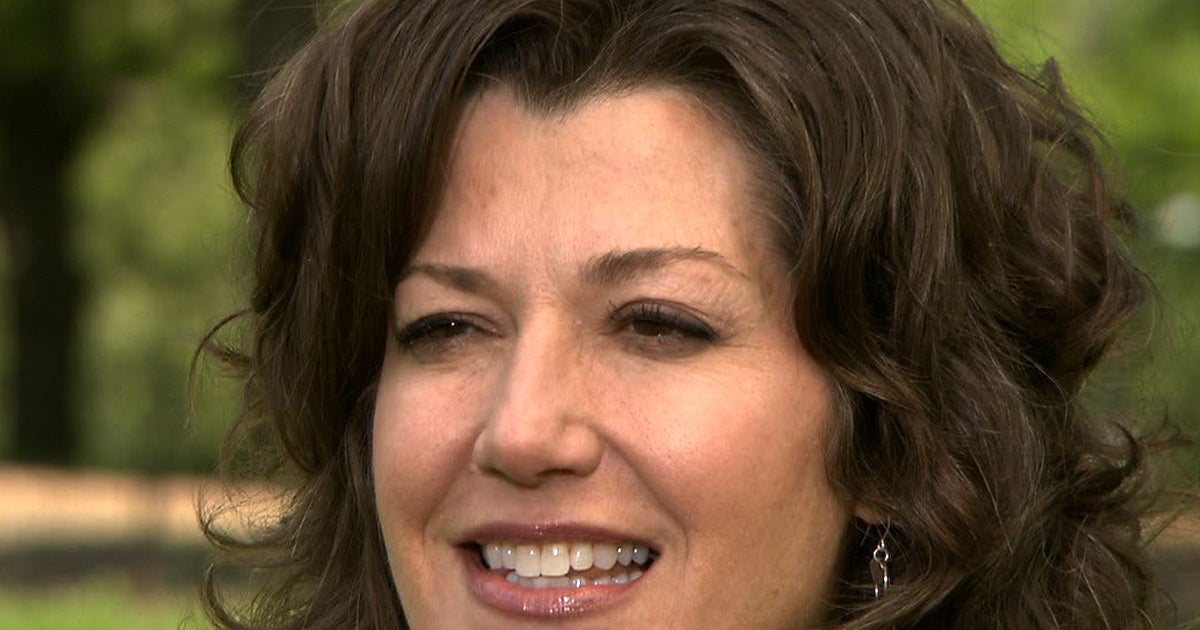Amy Grant returns to spotlight after a decade - CBS News