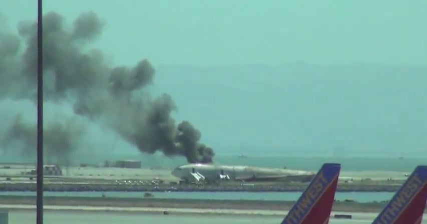 Eyewitness video of first moments after SFO plane crash - CBS News