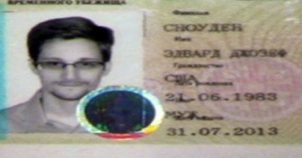 Report: Snowden reached out to Russia before arrival - CBS News