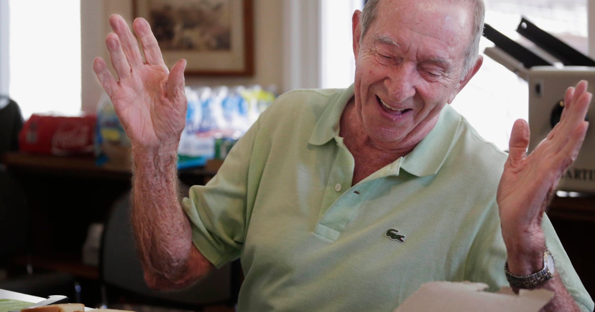 Scientists calling all "super agers" for brain study - CBS News