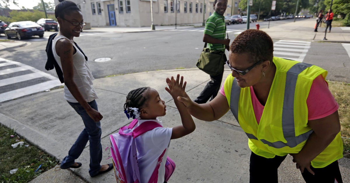 Chicago's "Safe Passage" program put to test on first day of school ...