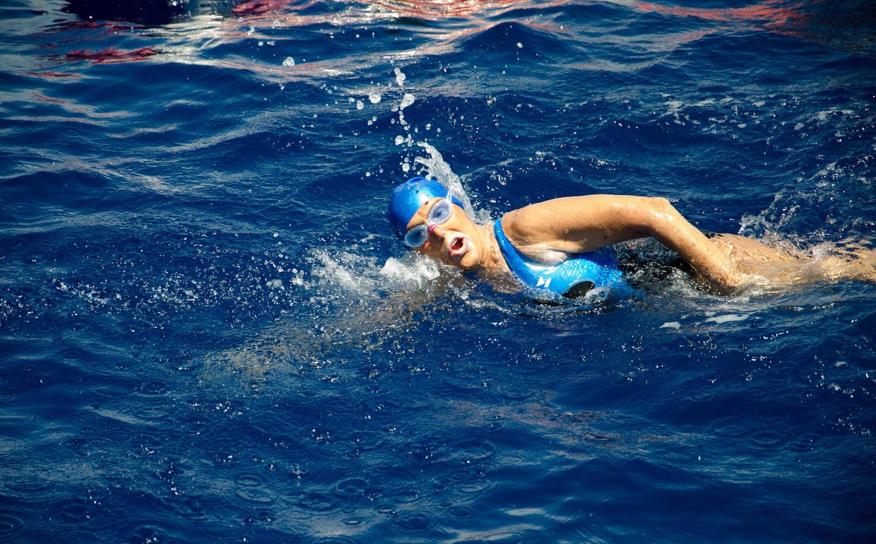 Diana Nyad completes record swim on fifth try