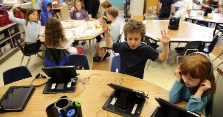 Back to school tech: Should kids bring smartphones to school? - CBS News
