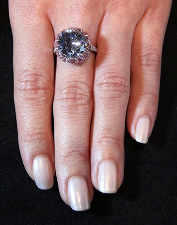 Massive flawless diamond goes to auction