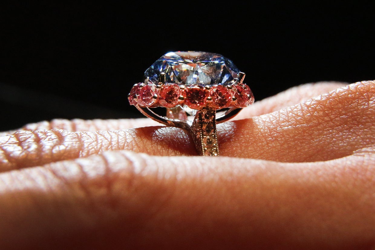 Massive flawless diamond goes to auction