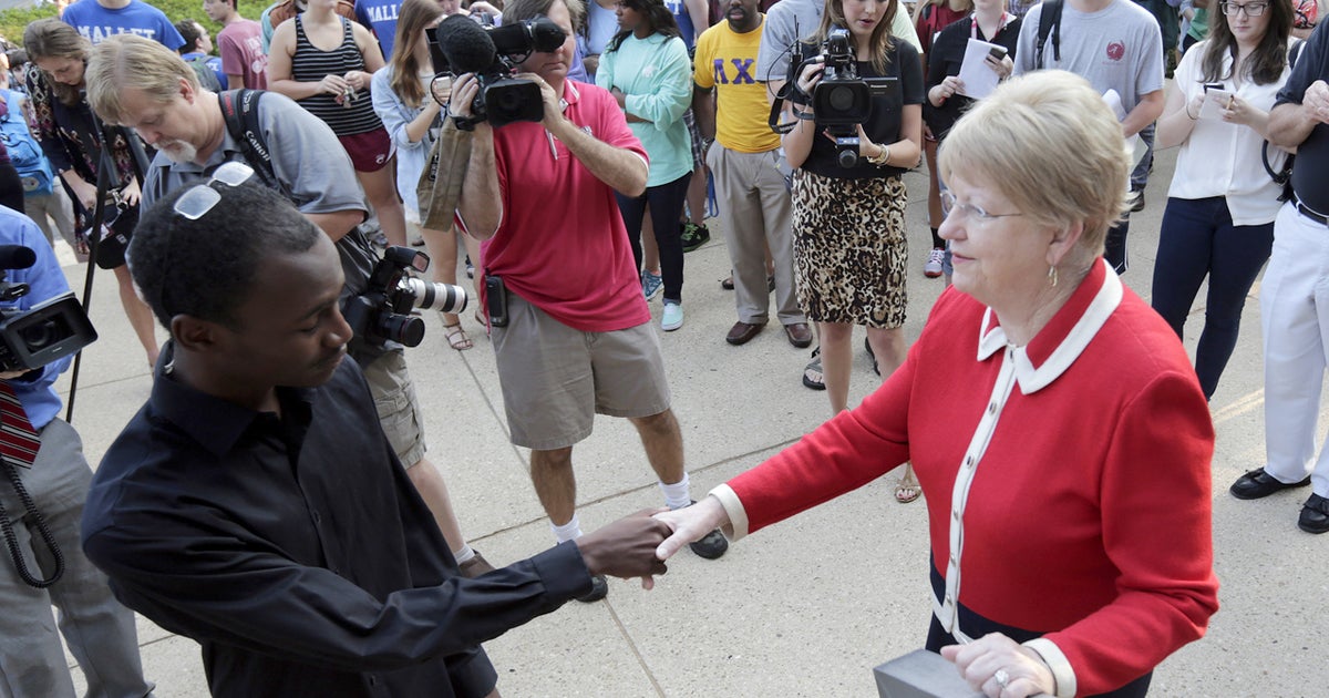 Desegregation still in process at Univ. of Alabama - CBS News