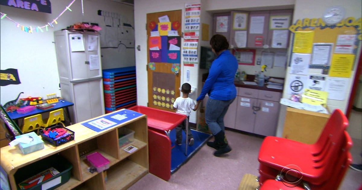 Government shutdown leaves little kids in the lurch - CBS News