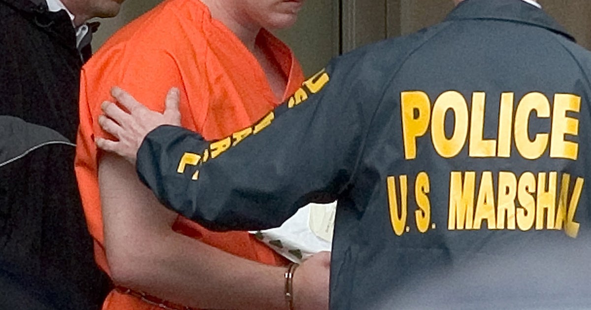 FBI let death row inmate out of cell to help search for body - CBS News