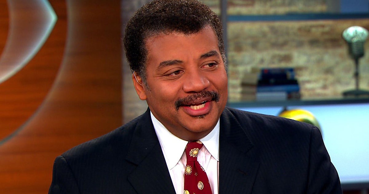 Neil Degrasse Tyson sparks Internet fight with Christmas tweets - CBS News