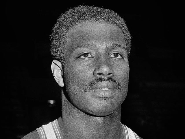 NBA Hall of Fame center Walt Bellamy dies - CBS News