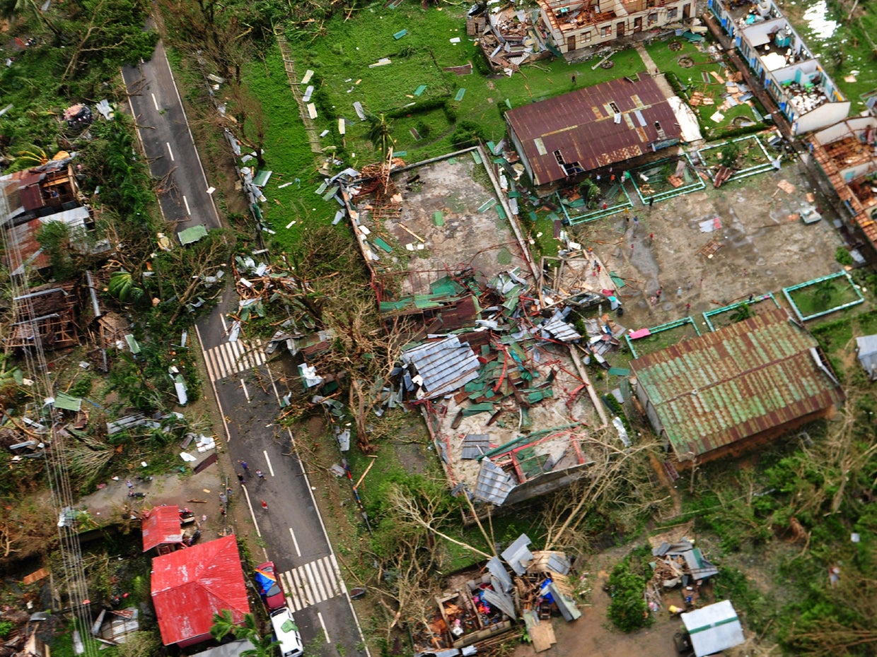 Powerful typhoon slams Philippines