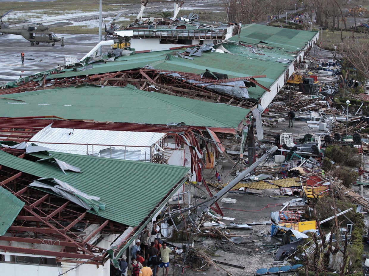 Powerful typhoon slams Philippines