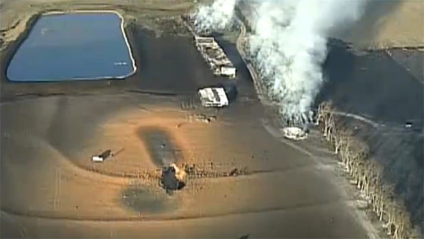 Missouri gas pipeline ruptures, explodes - CBS News