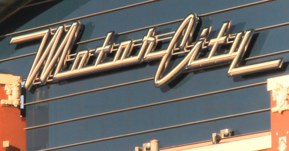 Judge gives Detroit green light on bankruptcy - CBS News