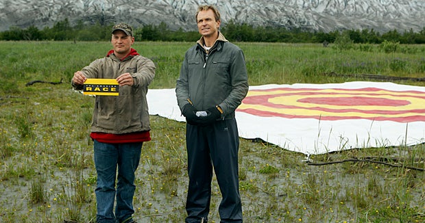 "The Amazing Race" crowns winning team - CBS News