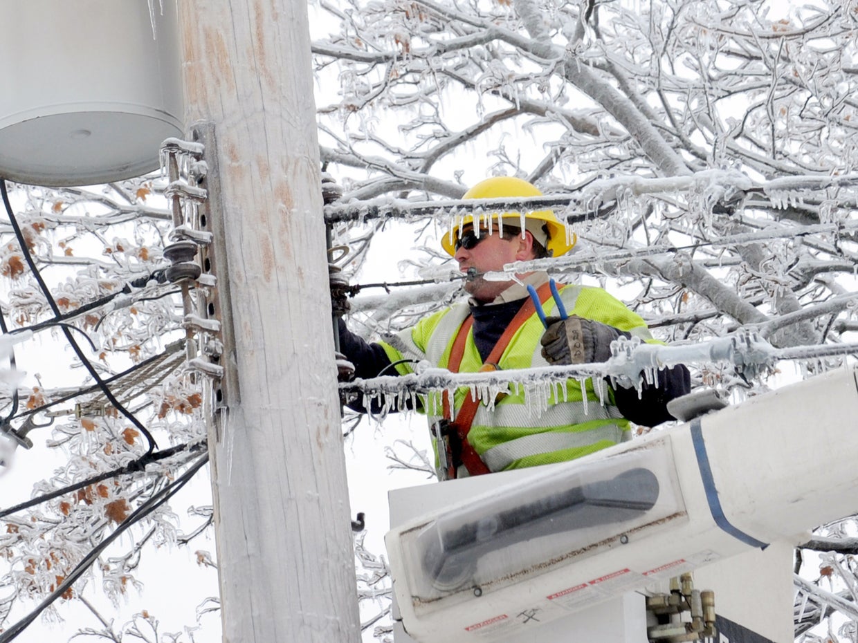 Utility linemen brave cold, ice to restore power - CBS News