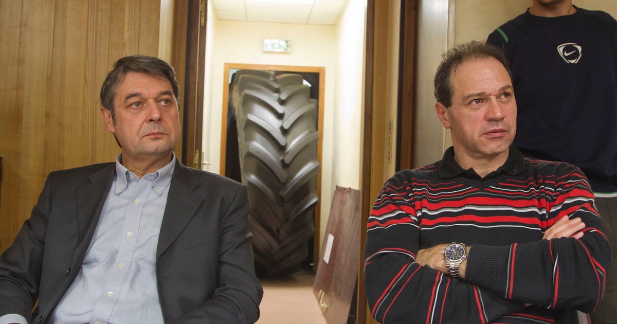 Captive Goodyear bosses freed at French site - CBS News