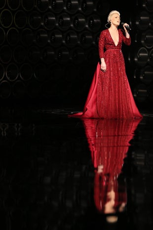 Oscar honors 75th anniversary of "The Wizard of Oz"