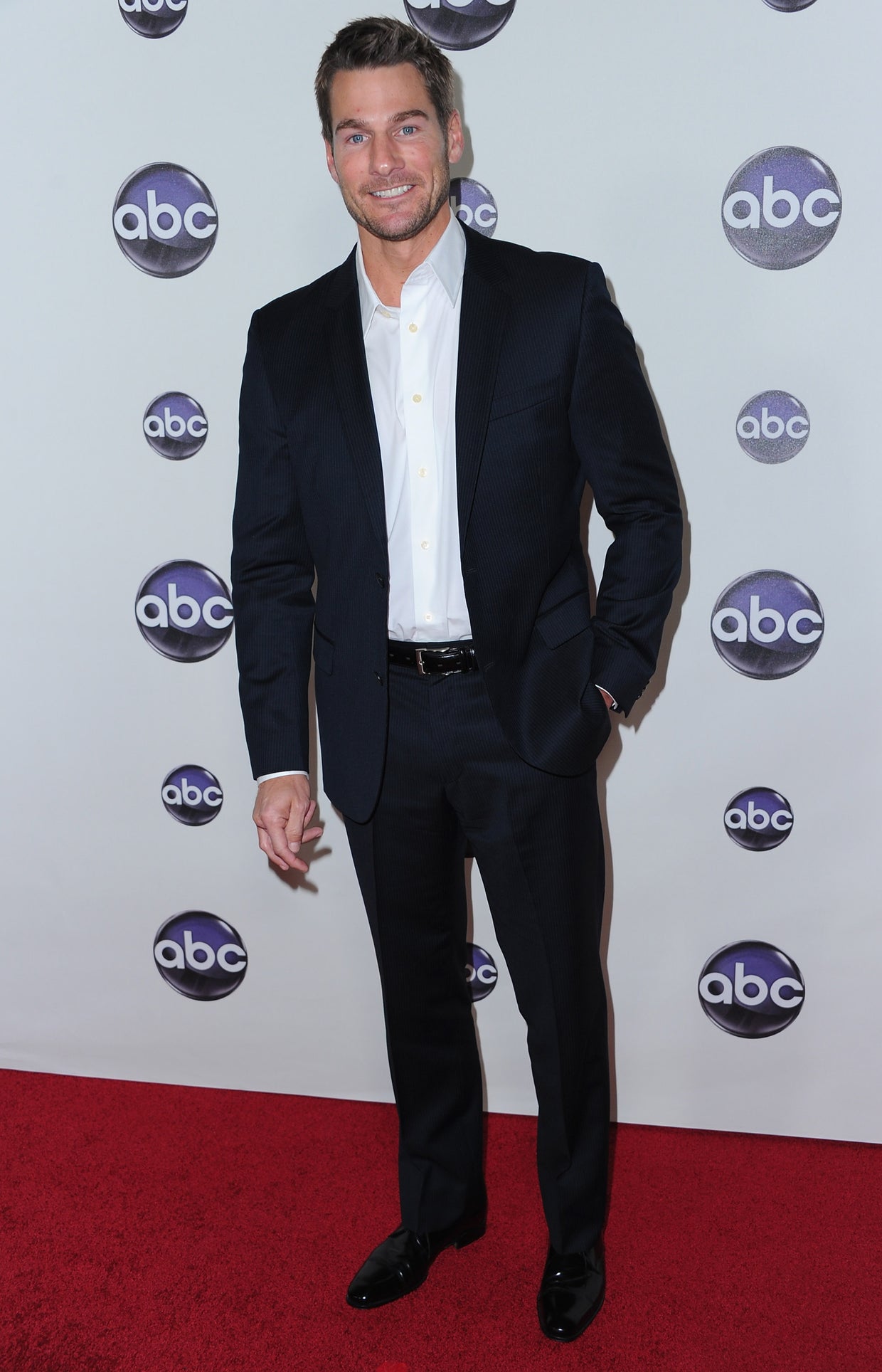 "The Bachelor" couples' romance track record