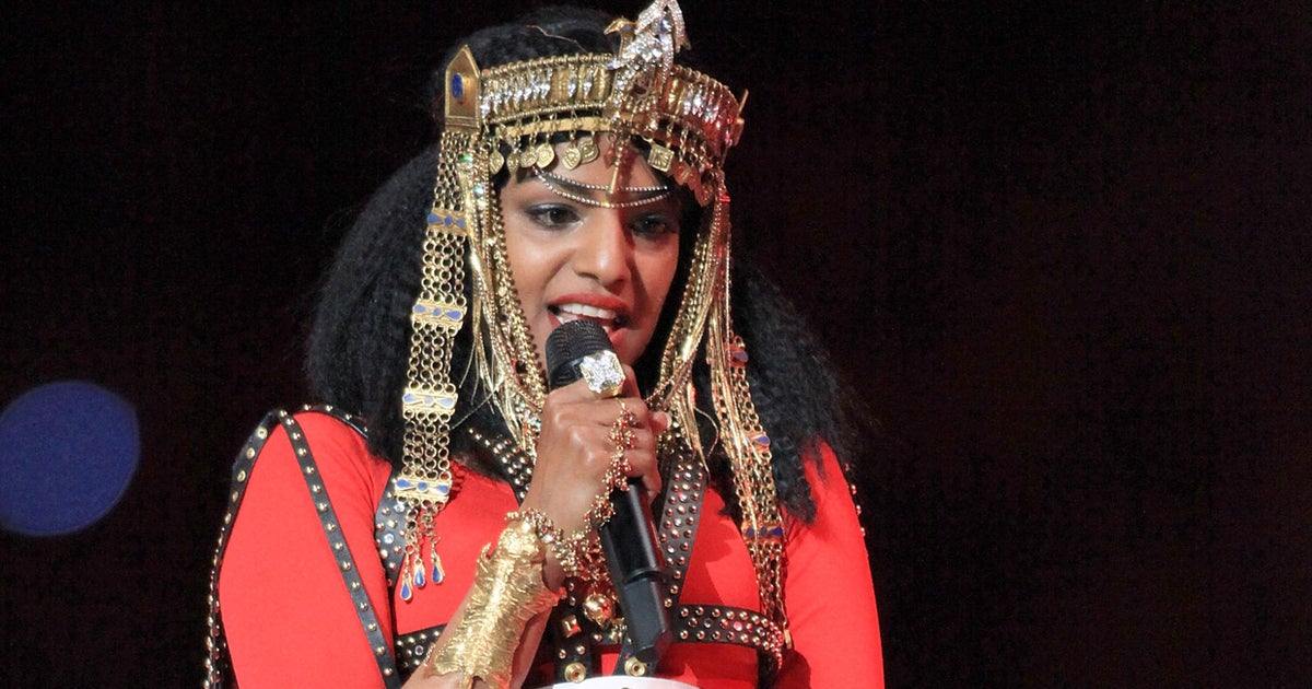 NFL wants M.I.A. to pay $16.6M for Super Bowl XLVI middle finger flap ...
