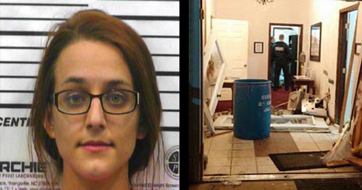 Stephanie Hamman, Tennessee woman, stabs husband for "worshipping ...