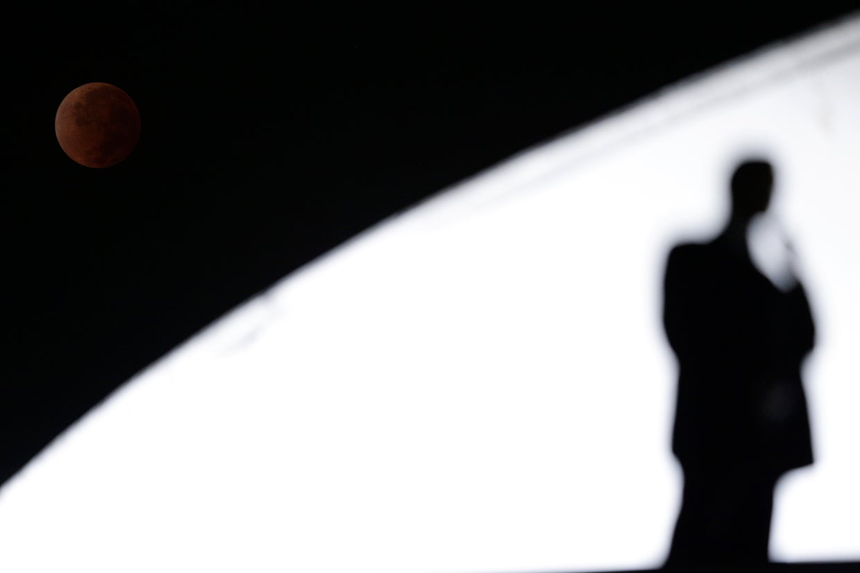 Spectacular views of the "Blood Moon"