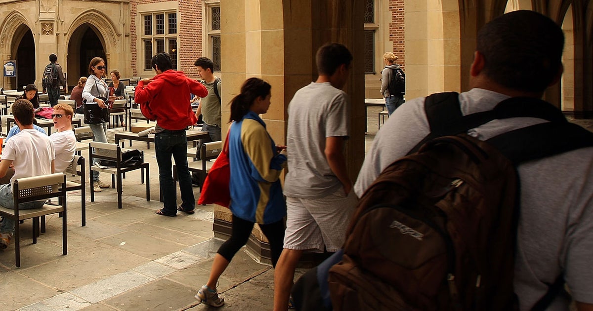 Making friends as a college freshmen--what works - CBS News