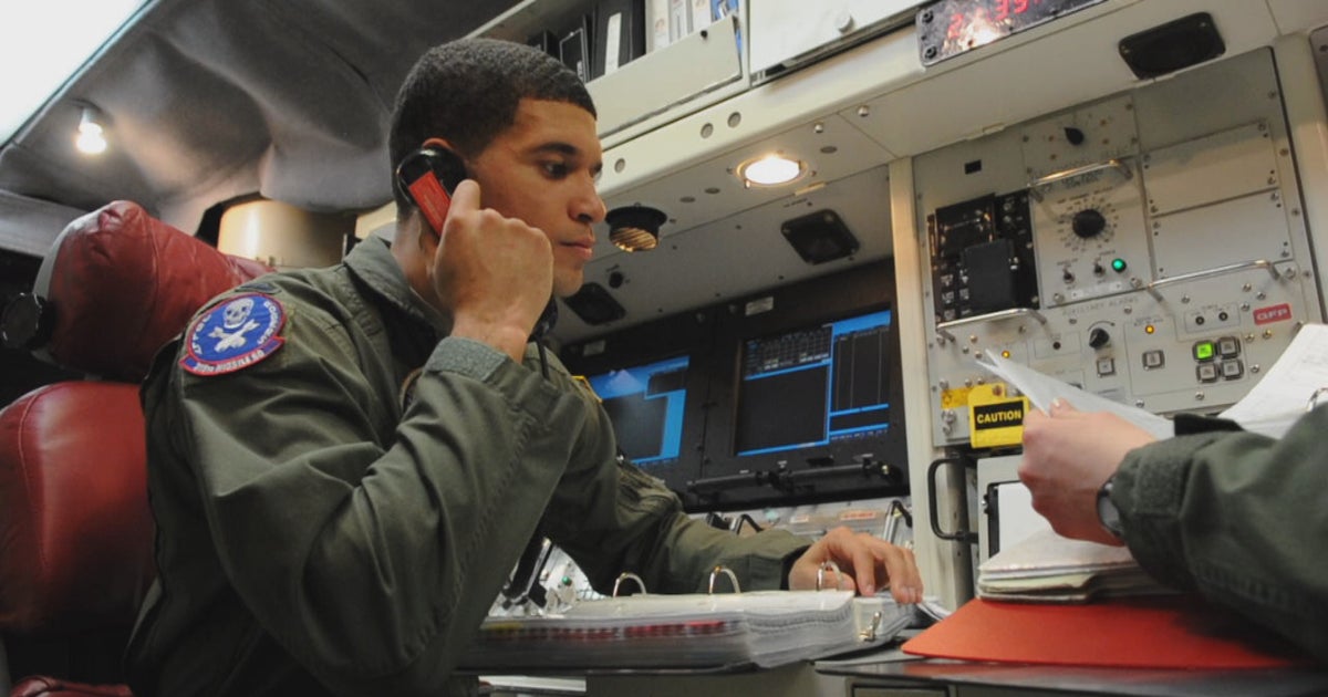 Tour a nuclear launch control center - CBS News