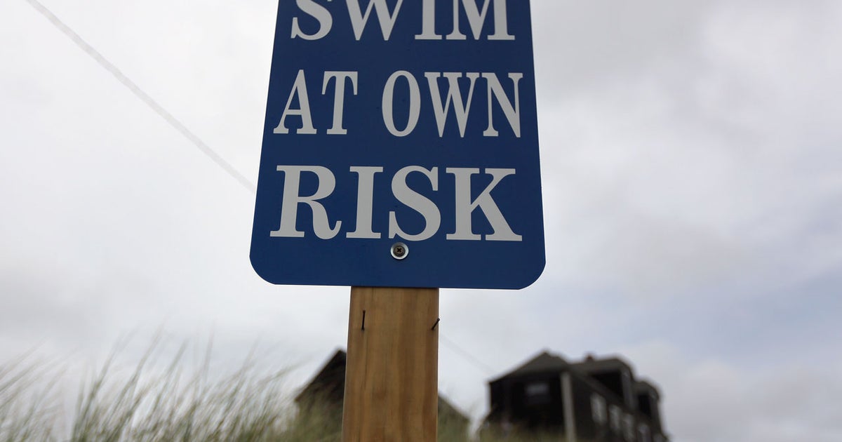 Cape Cod shark brochure puts residents on edge - CBS News