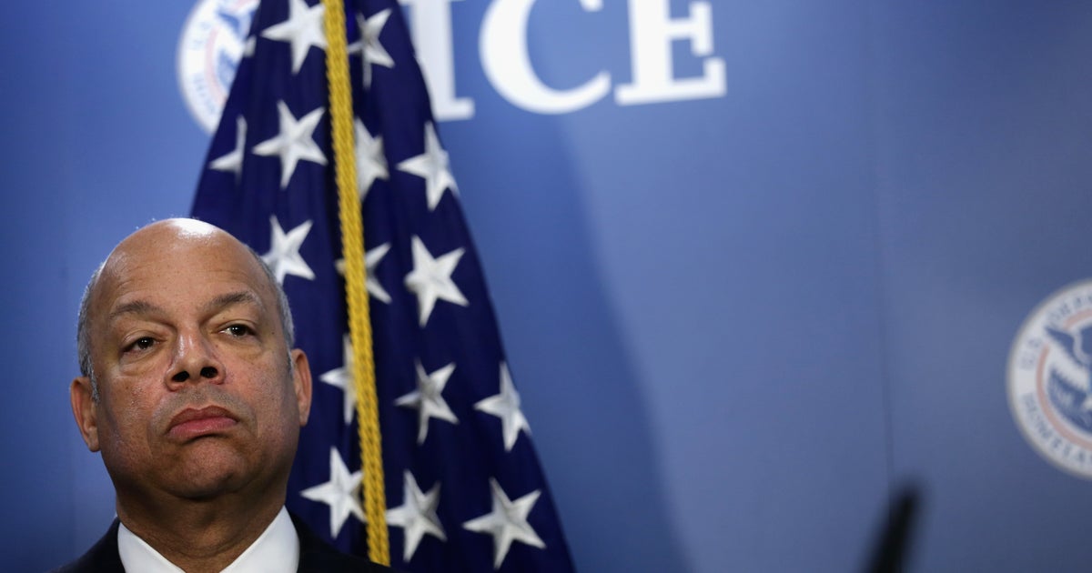 Report: U.S. released thousands of immigrant felons last year - CBS News