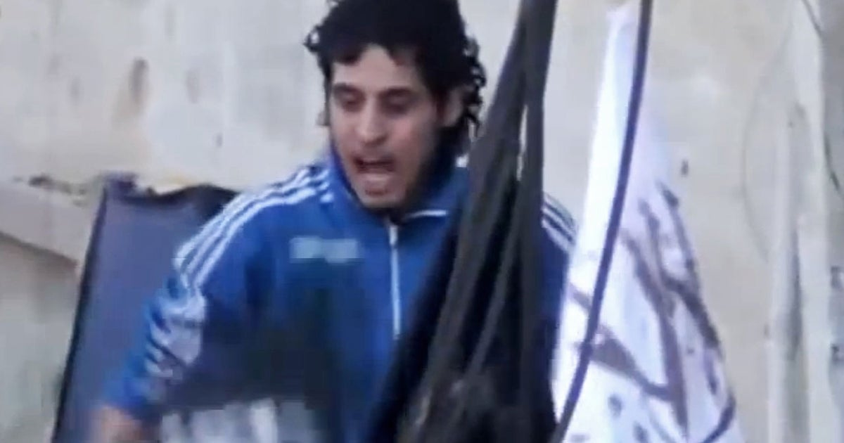 Former Syrian soccer star becomes rebel icon - CBS News