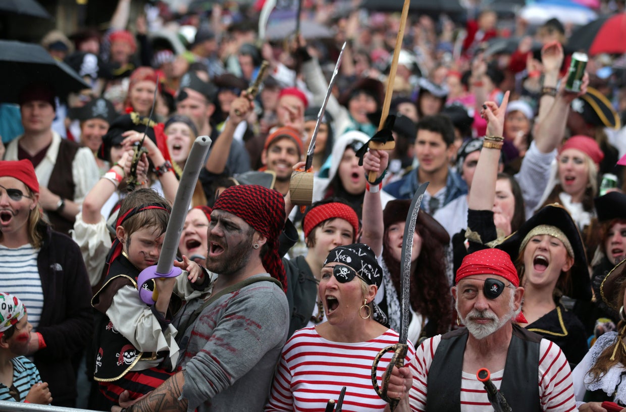 Pirates gather to break world record