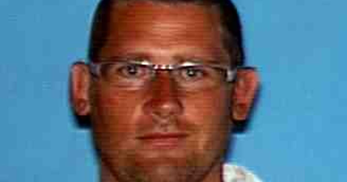 FBI manhunt on for San Francisco man, Ryan Kelly Chamberlain II, who ...