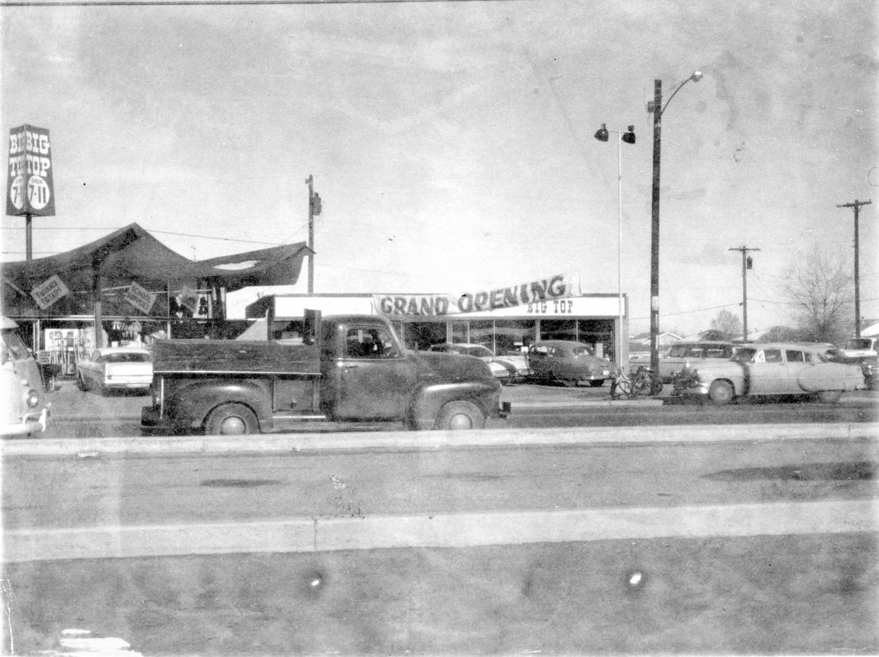 The American convenience store turns 50 - CBS News