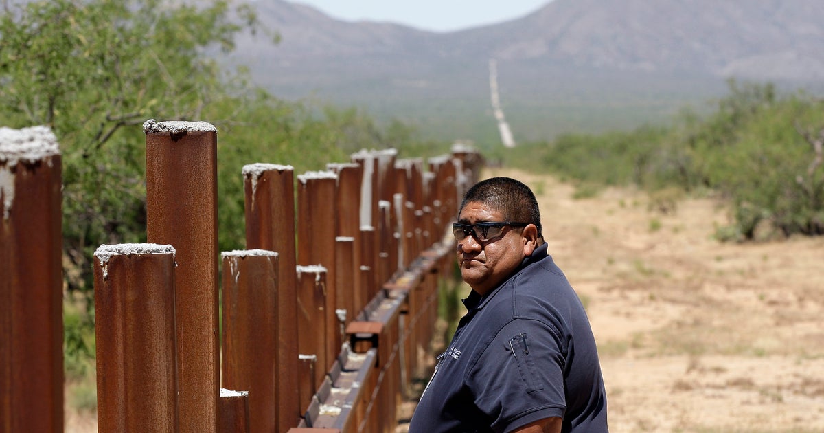Mexican law enforcement chopper crosses into Arizona, fires shots - CBS ...