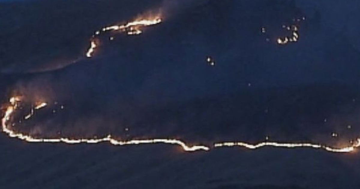 Mills Canyon Fire near Entiat, Washington, grows dramatically - CBS News