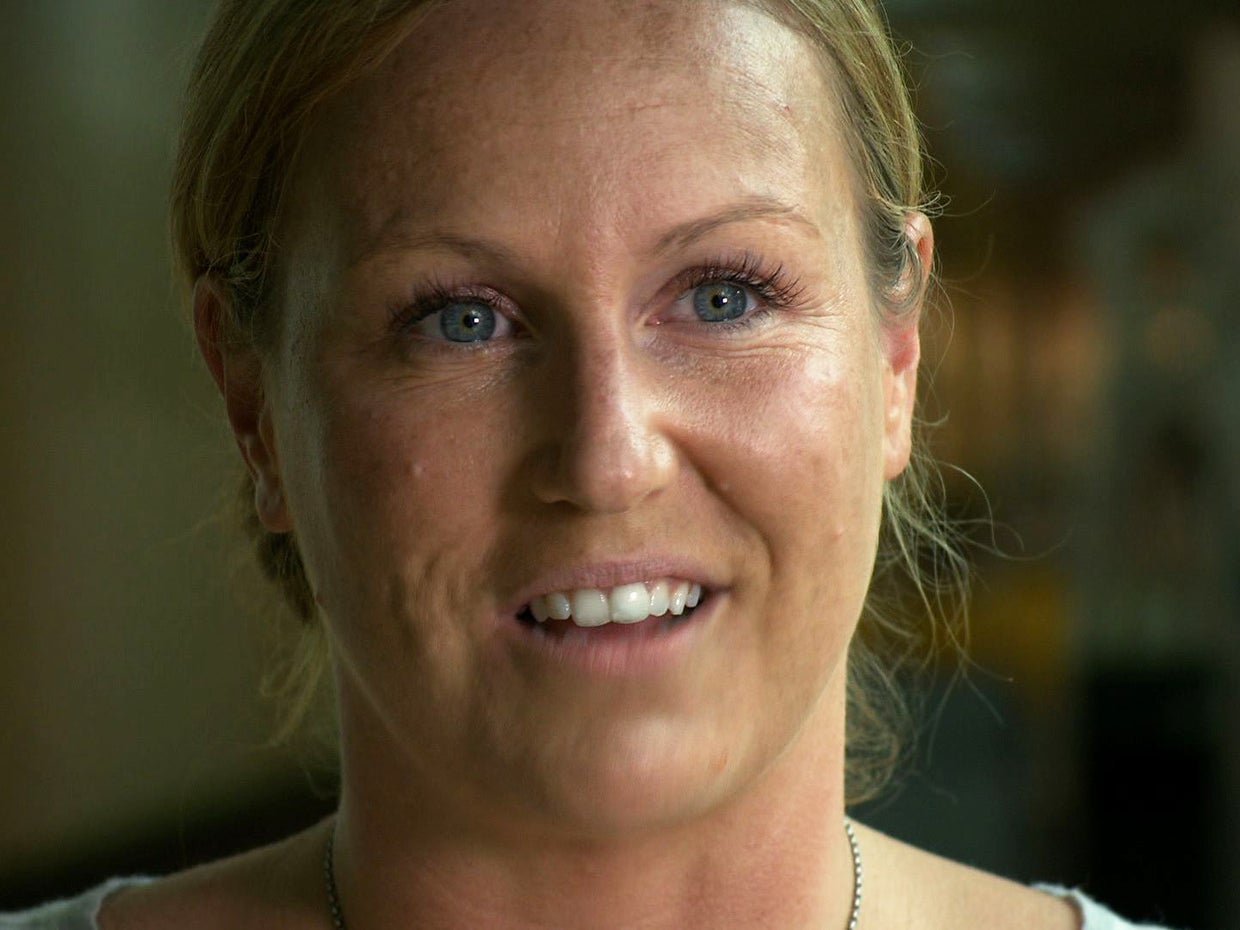 Female veterans find a place to heal together - CBS News