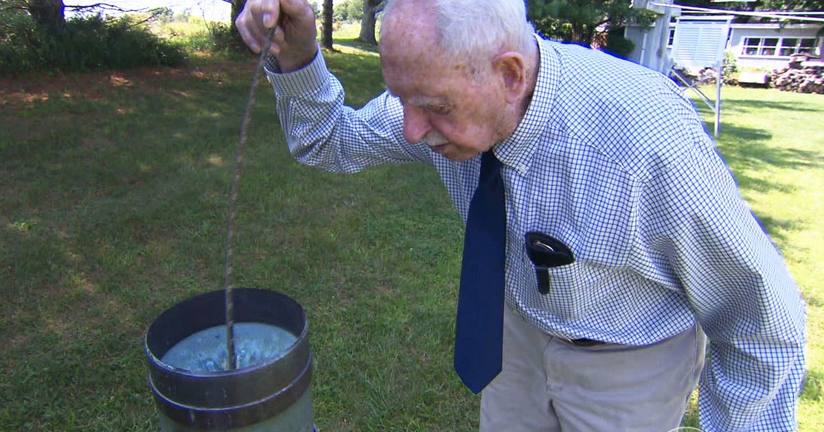 101-year-old weatherman - CBS News