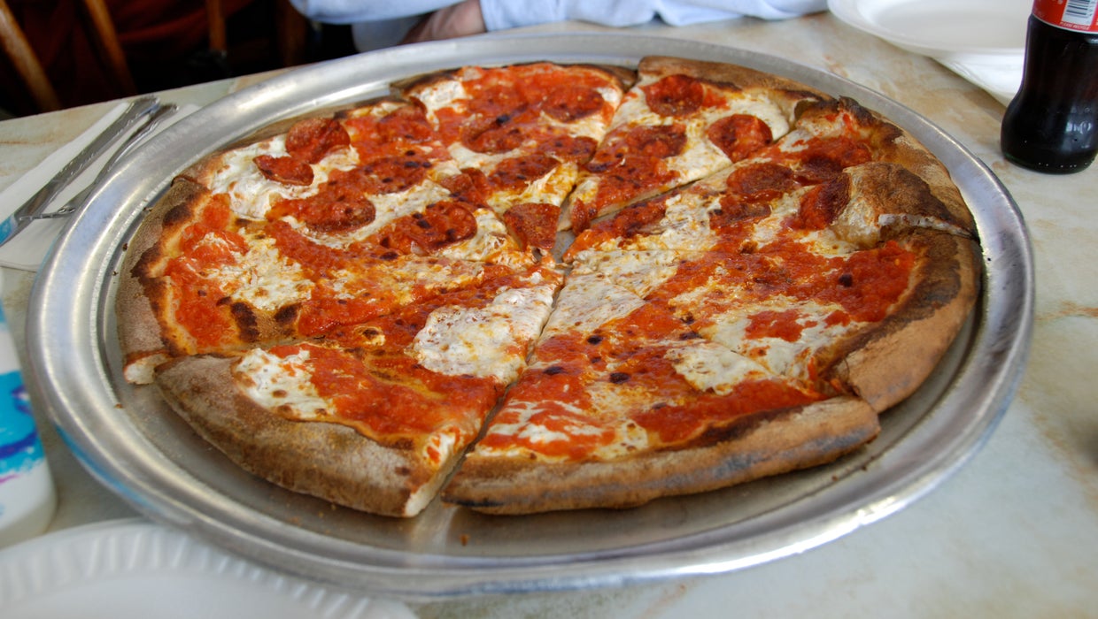 The best pizzas in America are ranked by The Daily Meal - CBS News