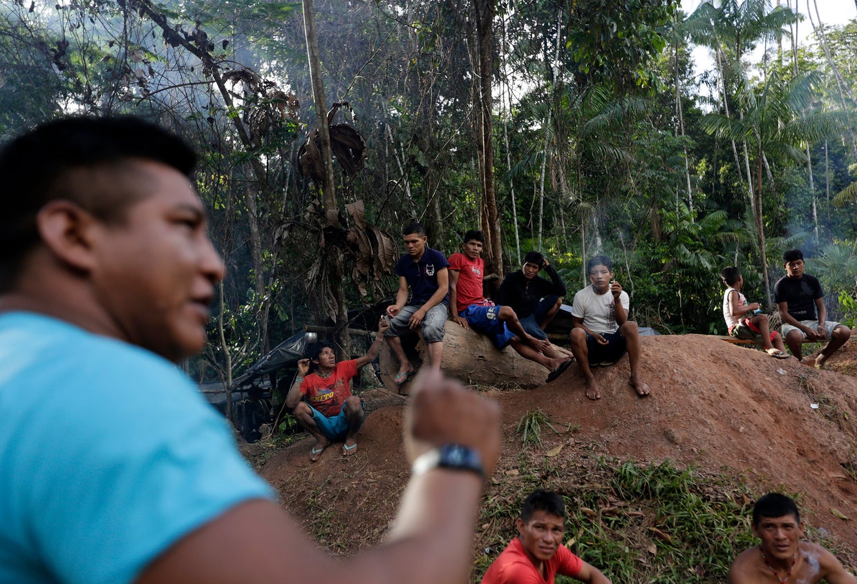 Amazonian tribesmen combat loggers in Brazil