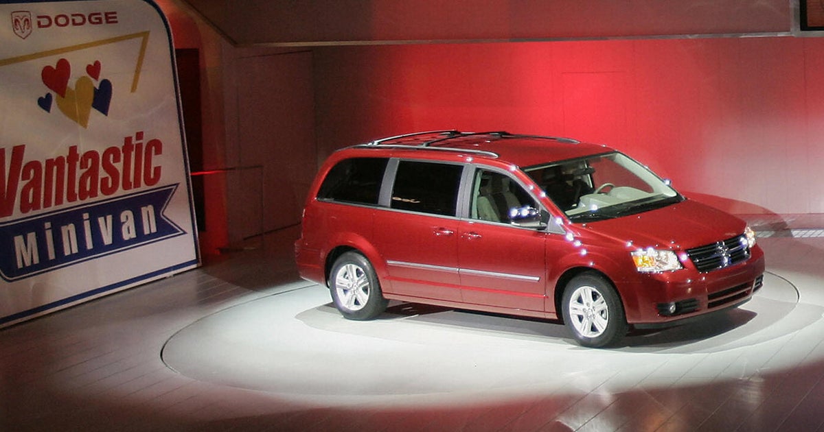 Complaint sparks probe of minivan stalling issue - CBS News