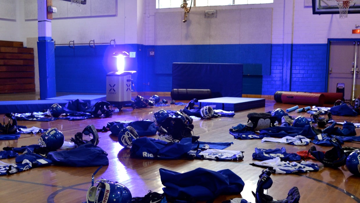 Germ-zapping robot enlisted to fight hospital infections - CBS News