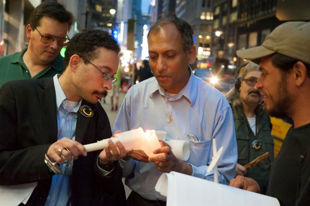 Symbol of ISIS hate becomes rallying cry for Christians - CBS News