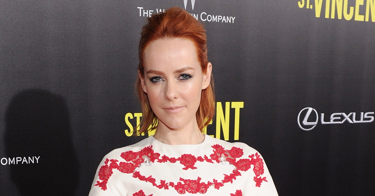 Jena Malone playing Robin in "Batman v Superman: Dawn of Justice ...