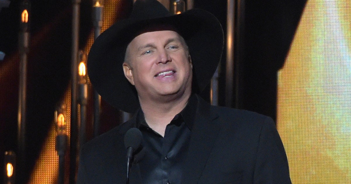 Garth Brooks cites Ferguson for "Tonight Show" cancellation - CBS News