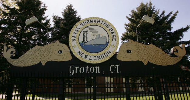 2 officers wounded at Connecticut Navy base - CBS News