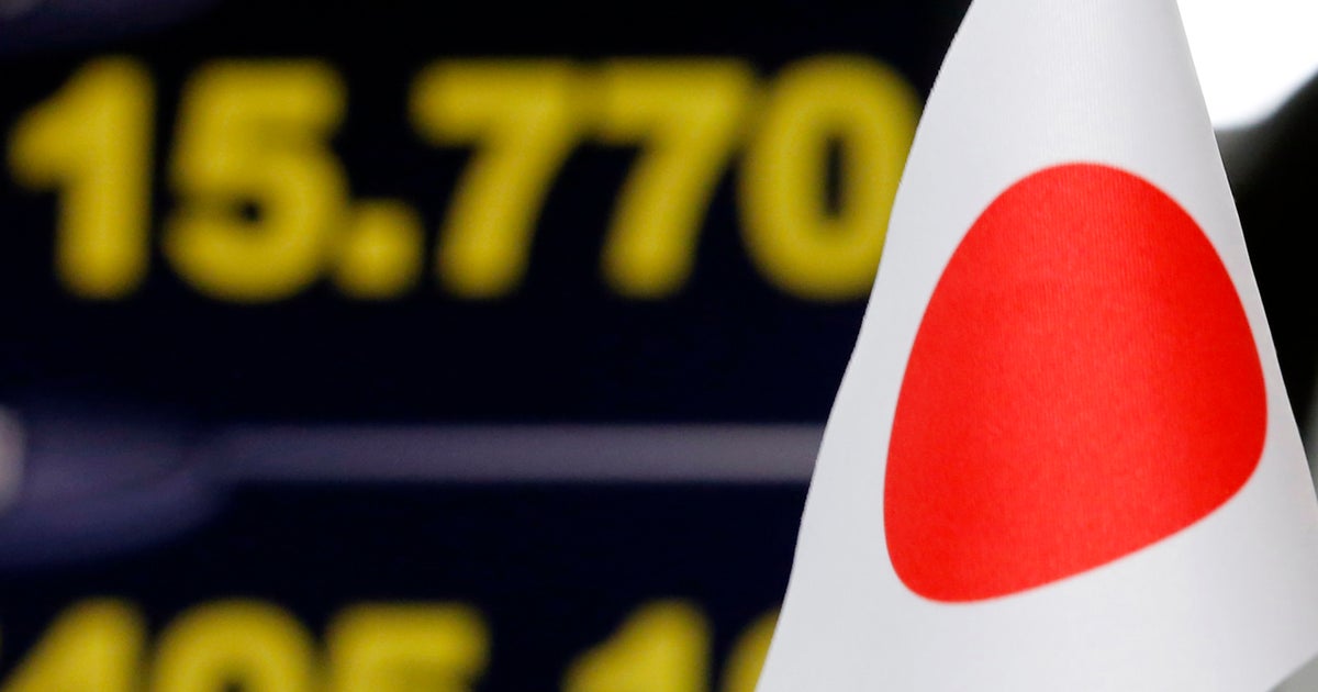 Moody's downgrades Japan credit rating - CBS News