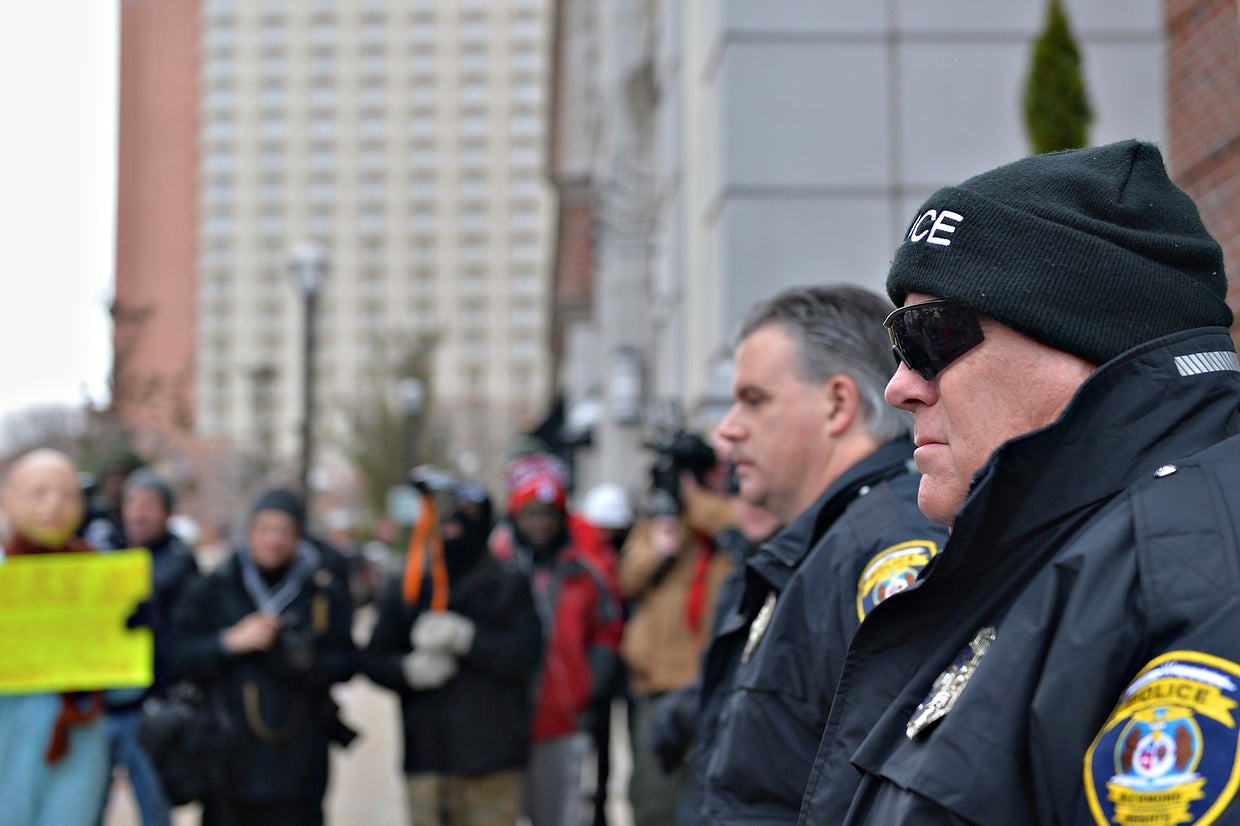 Ferguson braces for grand jury report