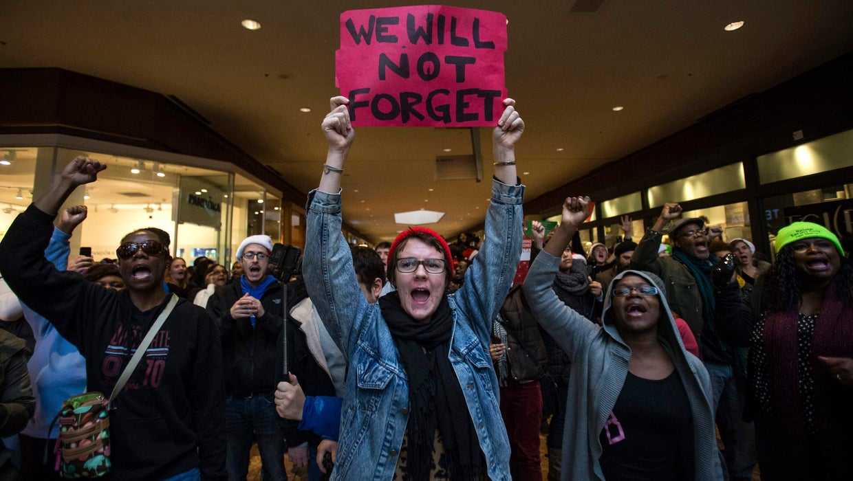Ferguson, Missouri, protests seek Black Friday shoppers' attention ...